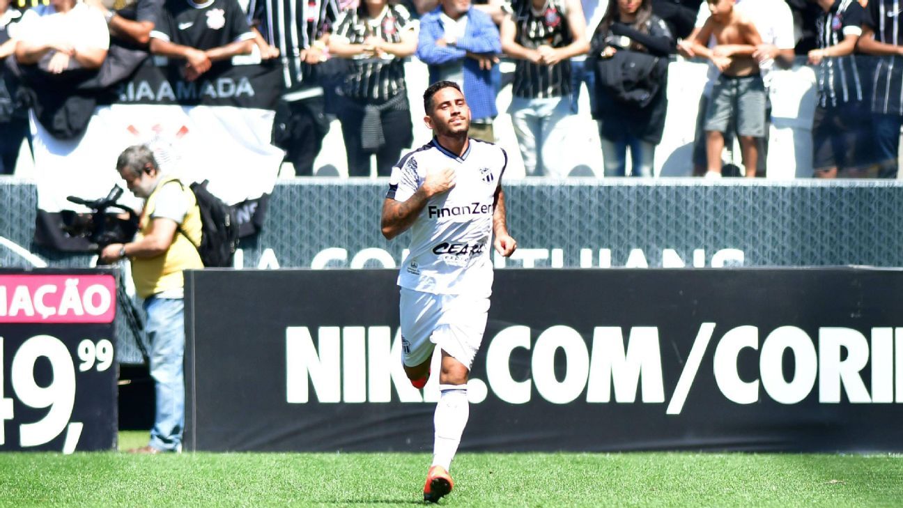 Leandro Carvalho, do Ceará e autor de golaço olímpico contra o ...