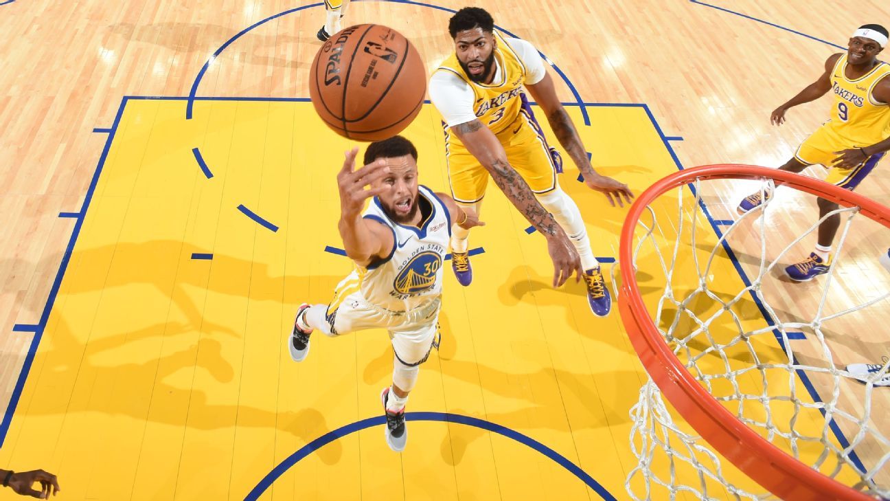 Steph Curry 'christens' Warriors' new Chase Center with 30-foot airball - ESPN