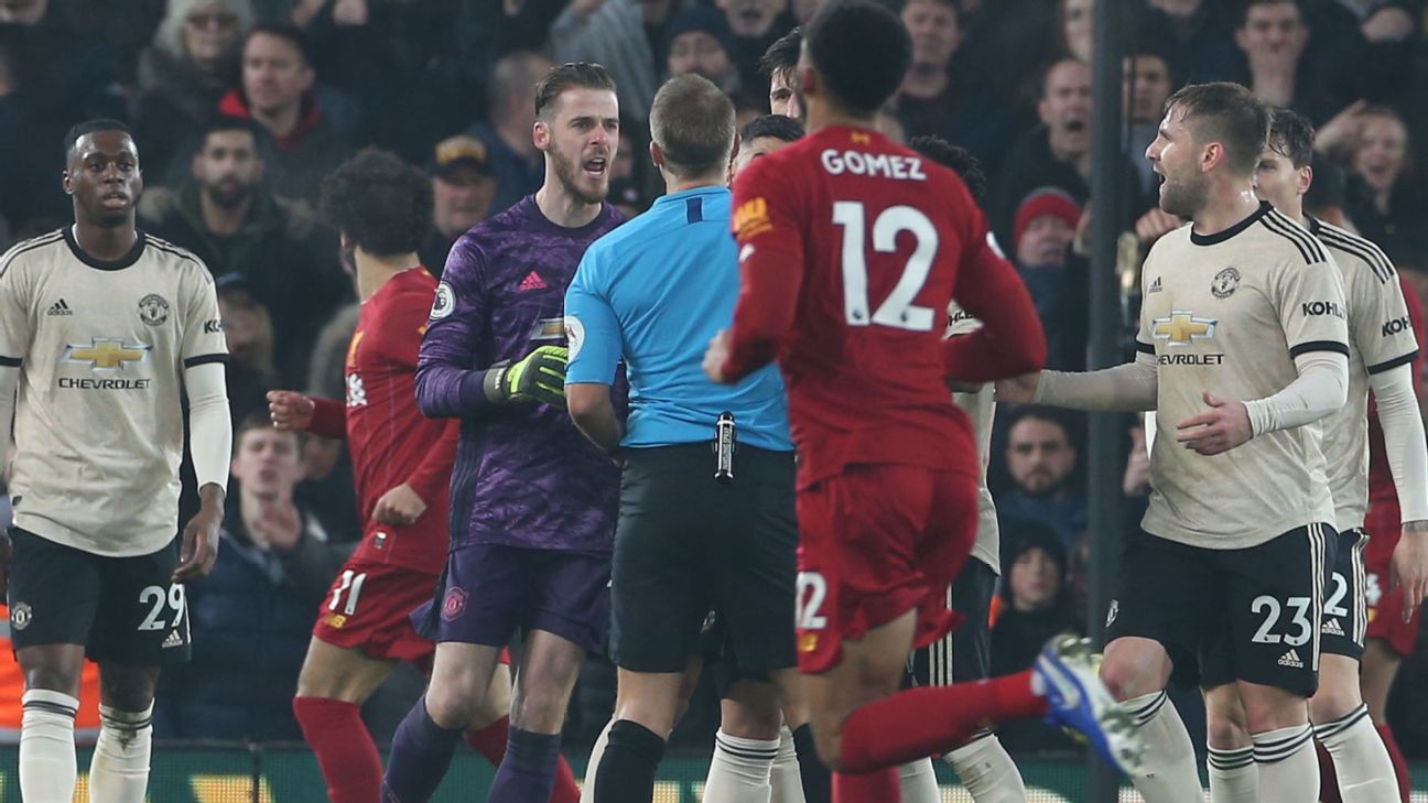 Solskjaer: United players right to surround ref during Liverpool defeat ...