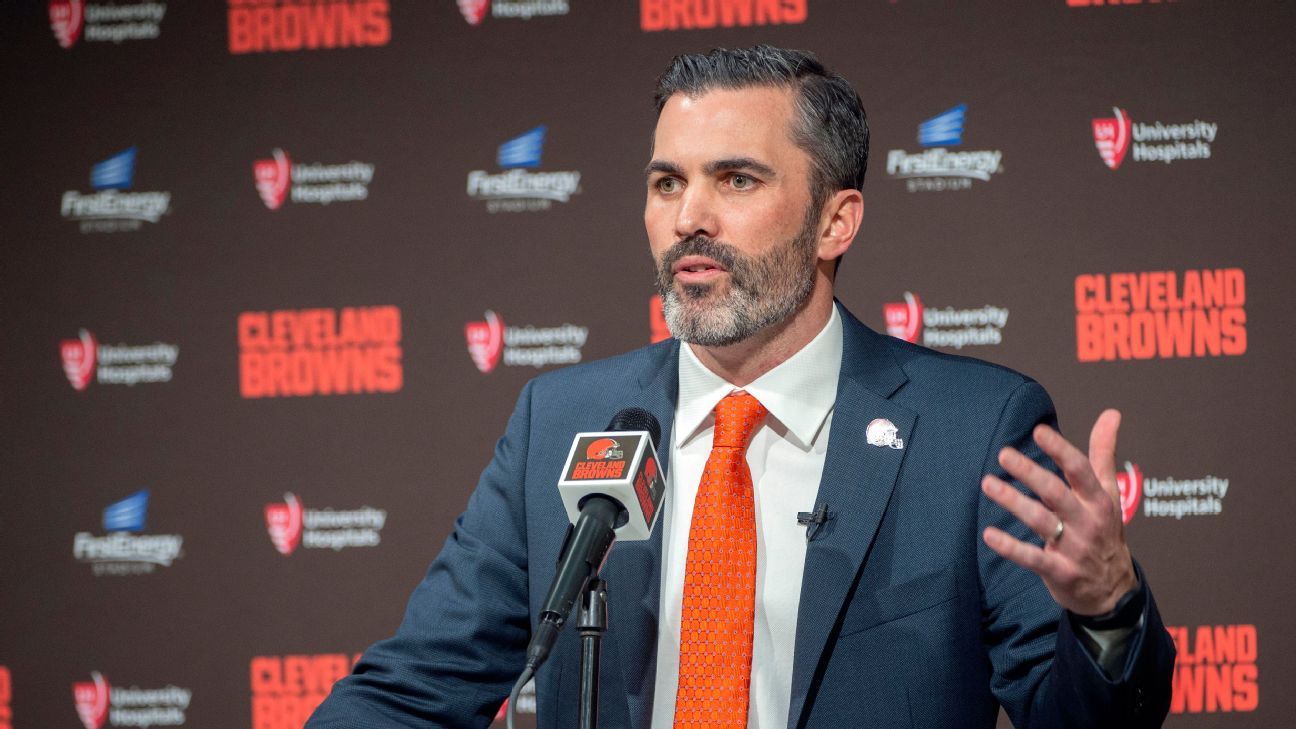 Nuevo head coach de los Browns finalmente arriba a Cleveland - ESPN