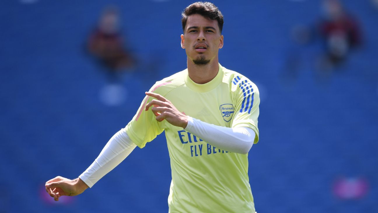 Martinelli comemora retorno aos gramados pelo Arsenal após quase 10 ...