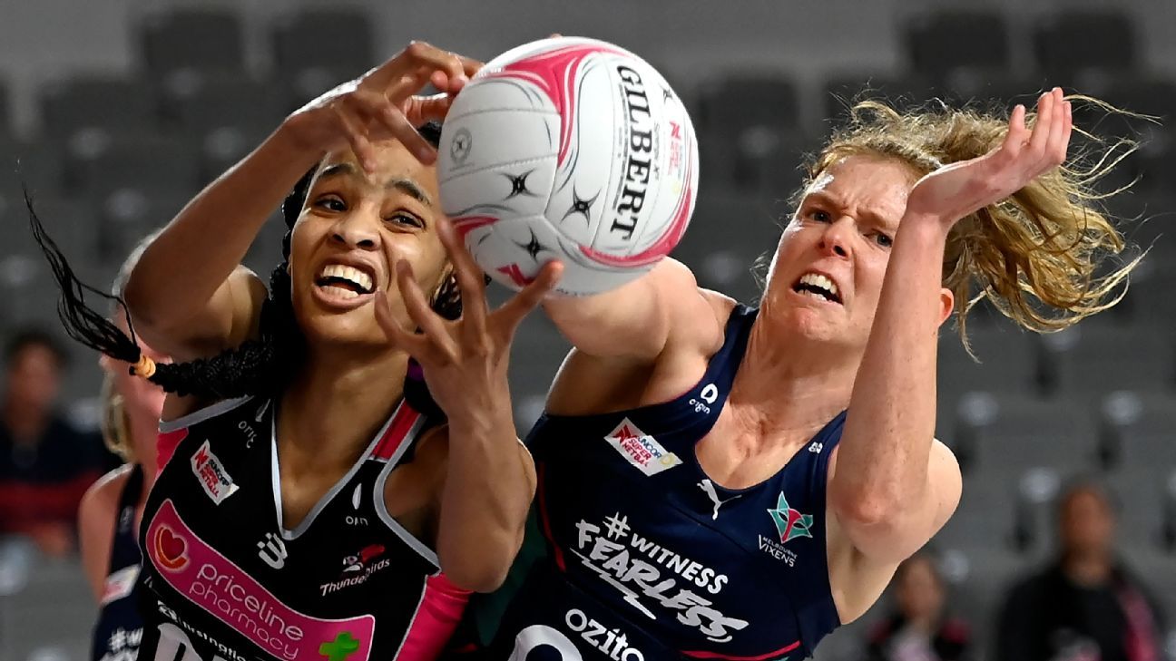 Melbourne Vixens win to stay top of Super Netball