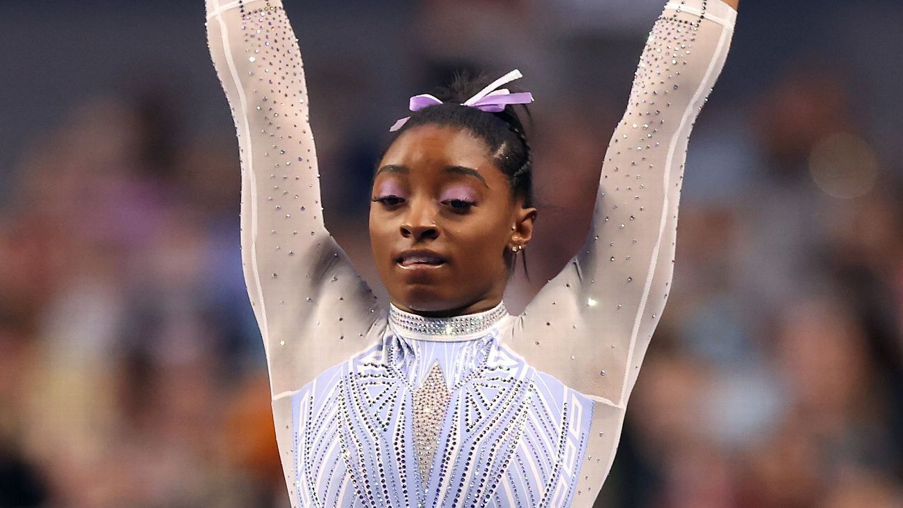 Simone Biles far ahead of pack after stellar Day 1 at U.S. Gymnastics ...