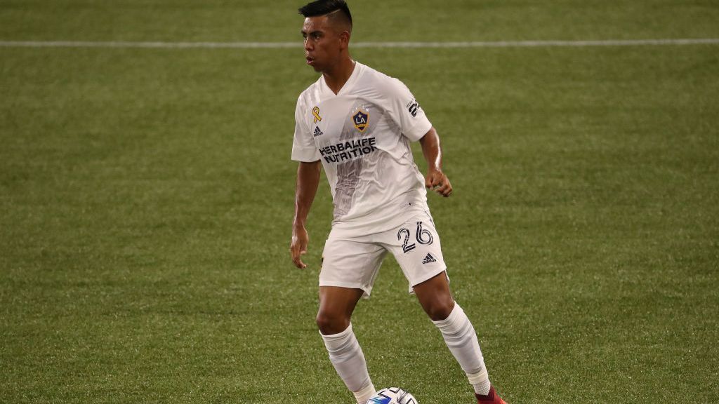 Oficial: Efraín Álvarez renueva dos años más con el LA Galaxy - ESPN