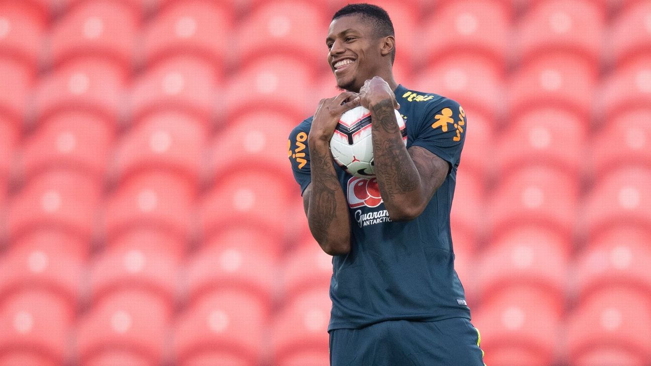 Palmeiras estuda contratação de Wesley Moraes, do Aston Villa e ...