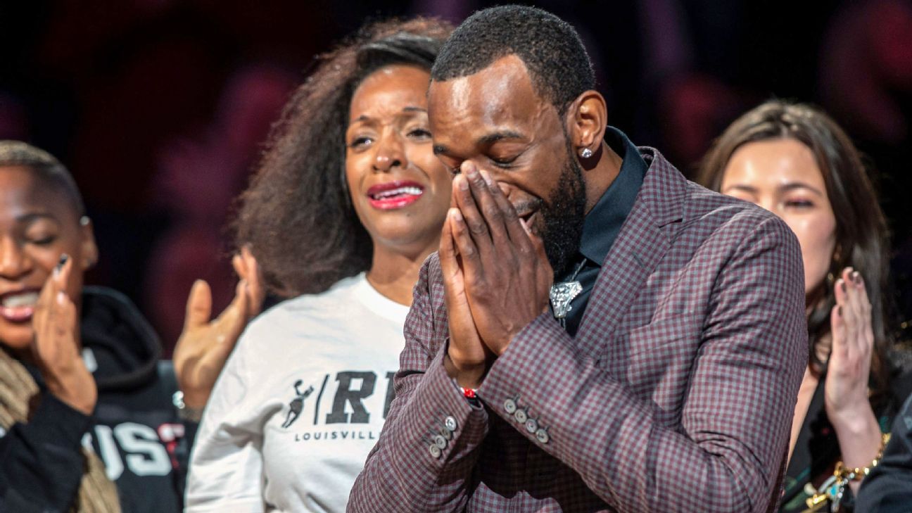 Russ Smith all smiles as Louisville makes him fifth Cardinals men's ...