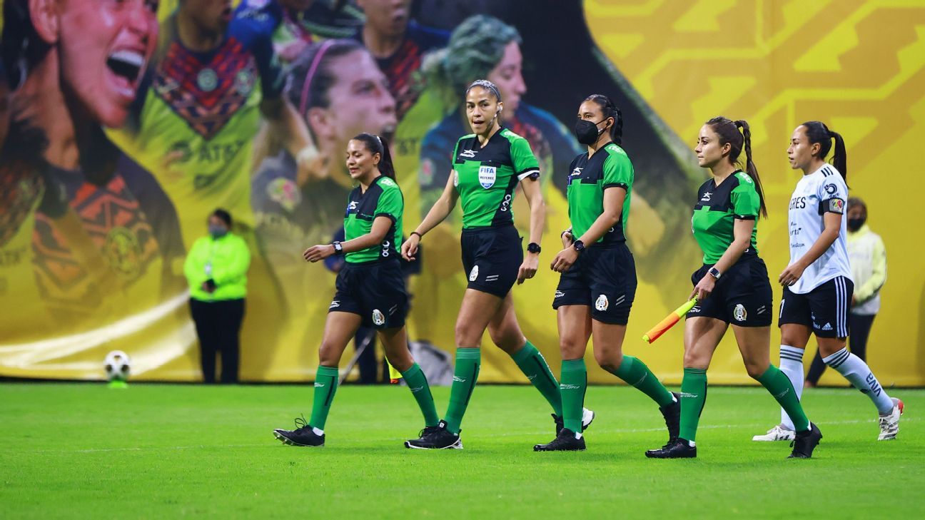 Se tenía que ser congruente con el reglamento de la FIFA en el caso de ...
