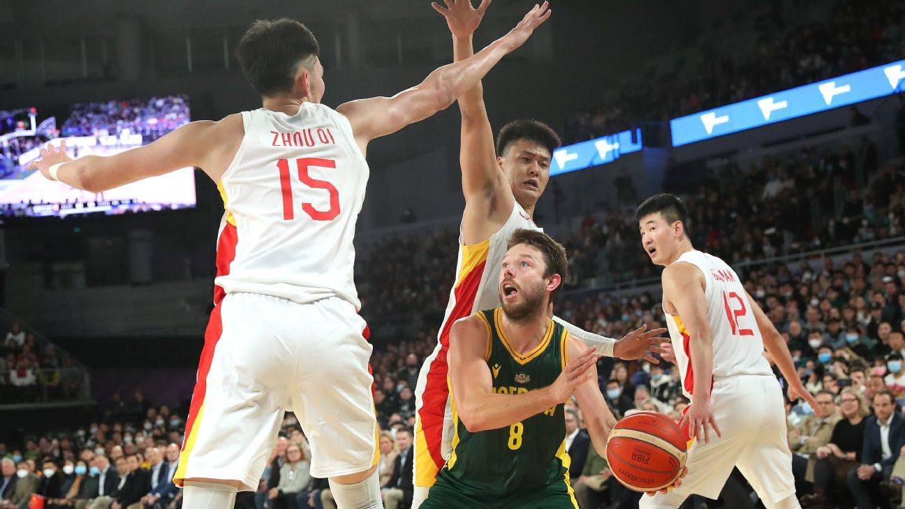 Battler Matthew Dellavedova keeps NBA dream alive in fitting fashion - ESPN