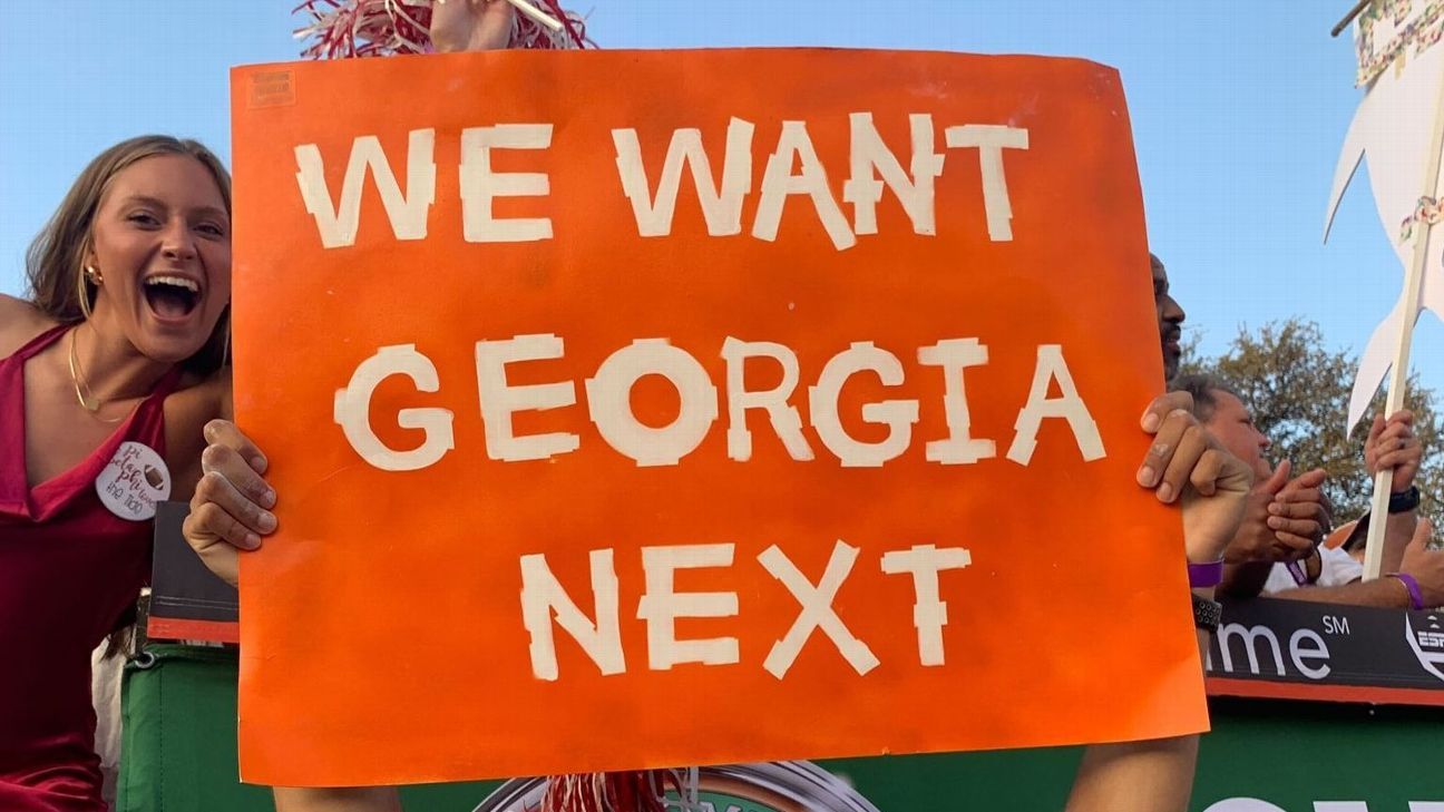 Best College GameDay signs from Alabama Crimson Tide vs. Texas ...