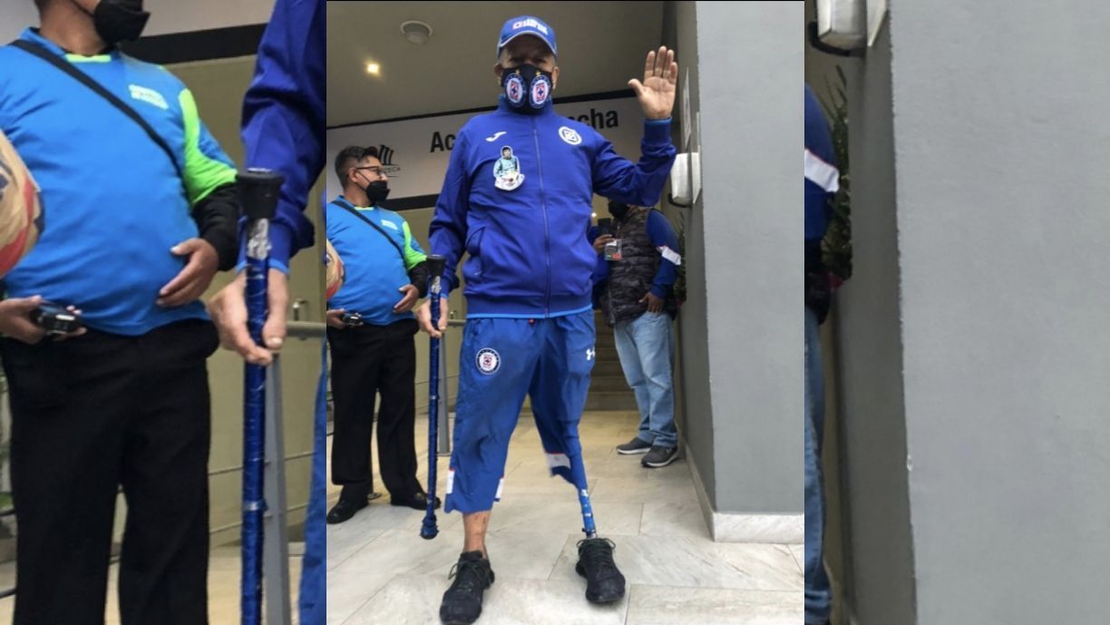 Don Manuelito, aficionado que apoya a Cruz Azul pese al accidente que ...