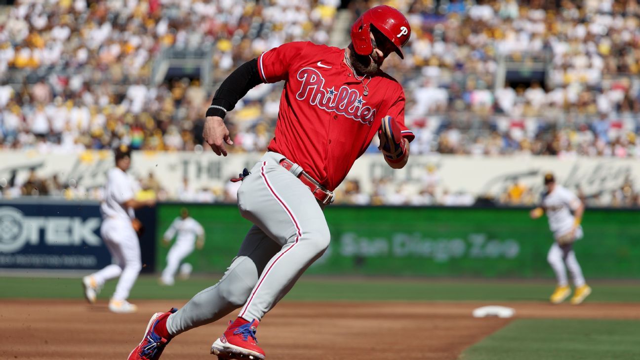 Phillies Cash In On Padres Massive Errors In Nlcs Game 2 Espn