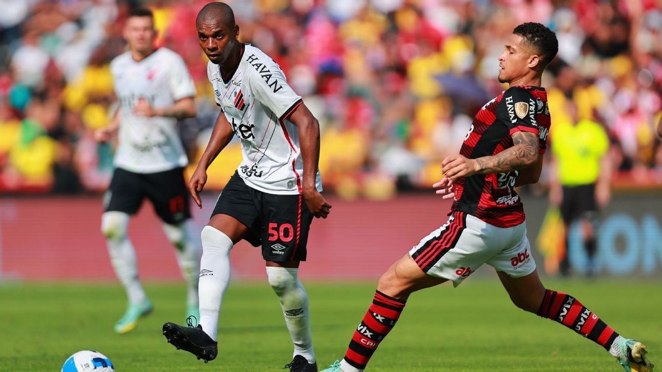 Fernandinho exalta 'caráter' do Athletico-PR em final de Libertadores ...