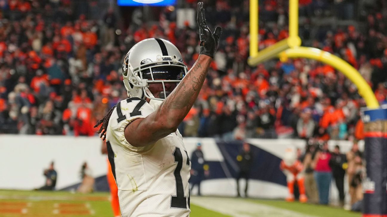 Raiders' Davante Adams 'different' receiver during three-game tear ...