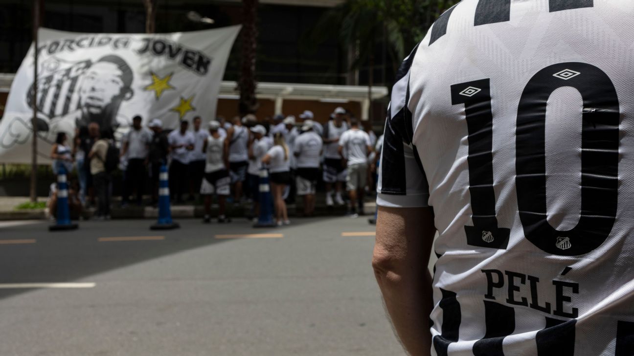 La familia de Pelé le pedirá al club Santos que retire la camiseta 10 ...