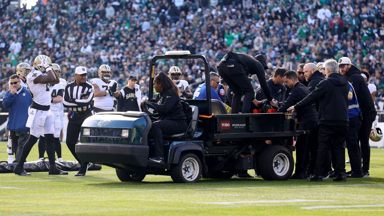 Josh Sweat de Eagles sale inmovilizado tras aparente lesión en el ...