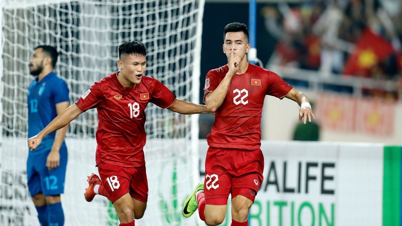 Thrilling first-leg draw between Vietnam and Thailand sets up epic 2022 ...