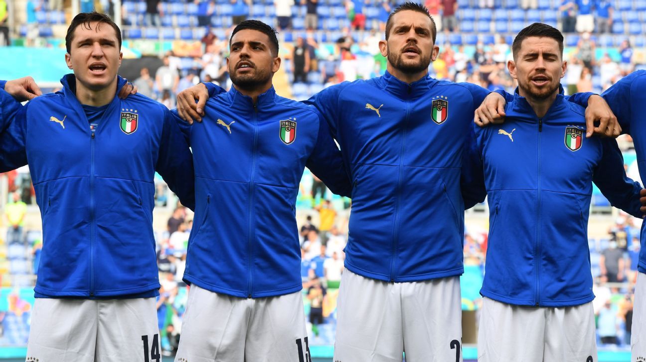Italia presume de un elegante cambio de imagen con su nuevo uniforme - ESPN