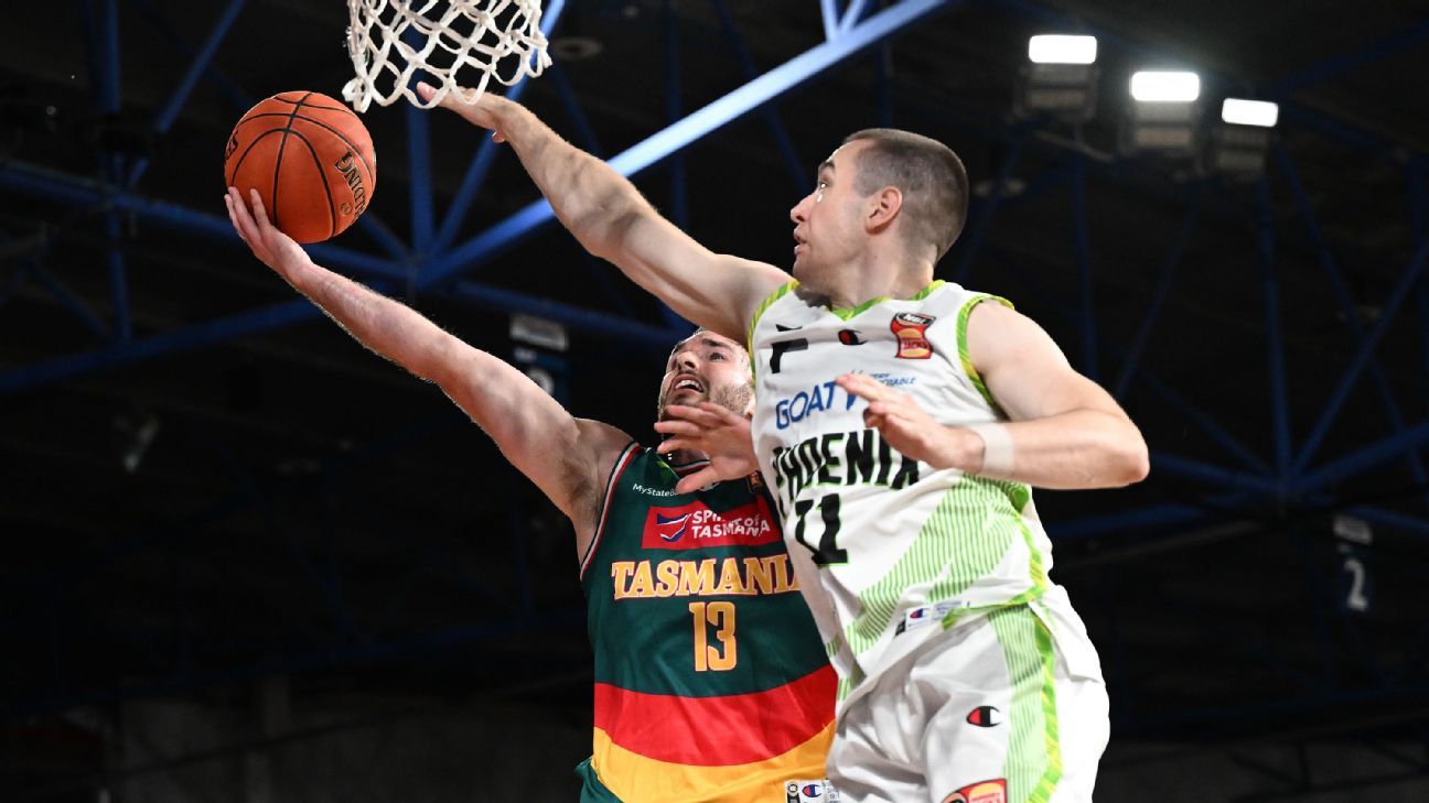 SEM Phoenix rise to top Tasmania JackJumpers in NBL - ESPN