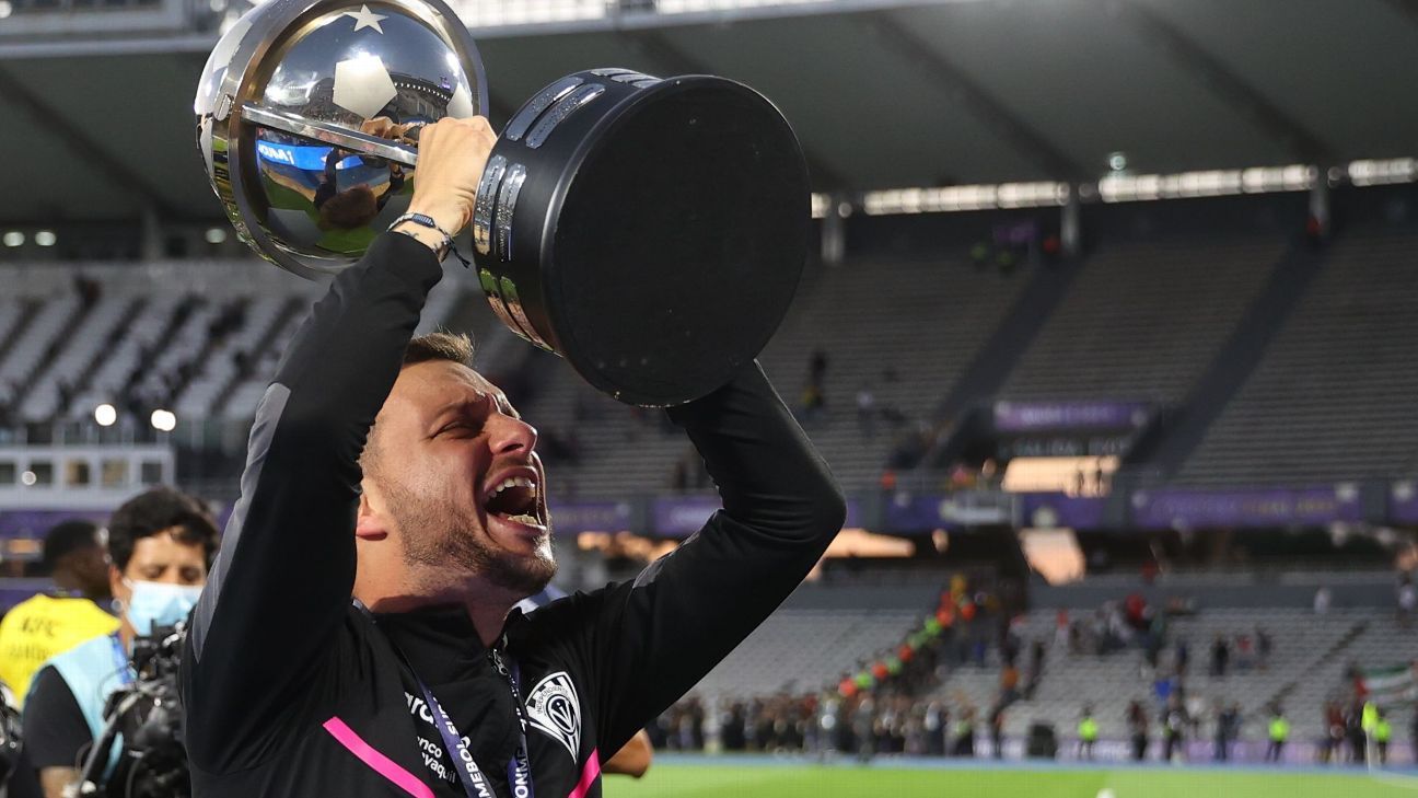 Martín Anselmi, el joven entrenador argentino que guió a Independiente ...
