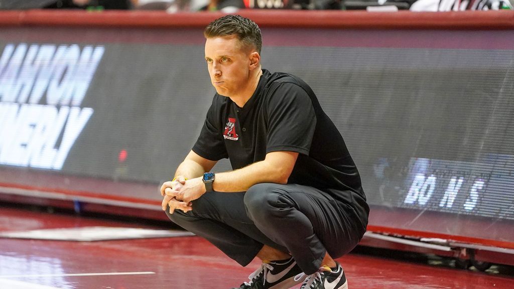 Sources: Alabama's Charlie Henry to become Georgia Southern coach - ESPN