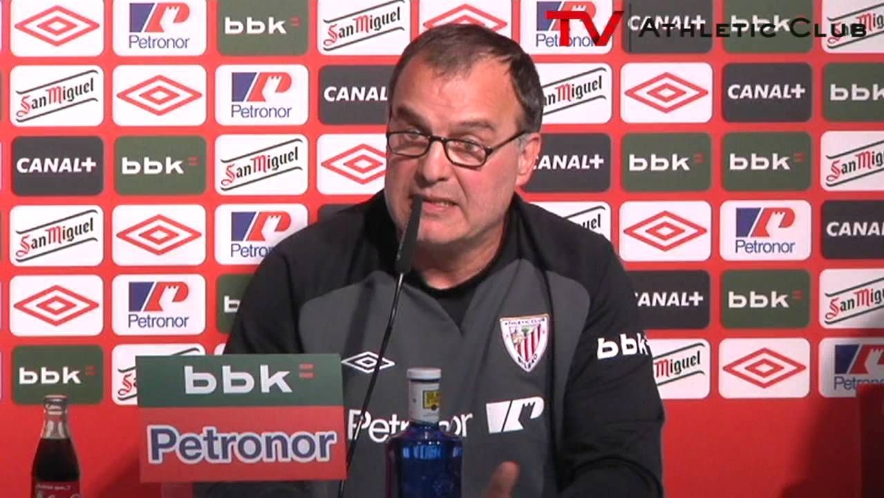 La conferencia de prensa de Bielsa en Athletic Bilbao que fue un libro ...