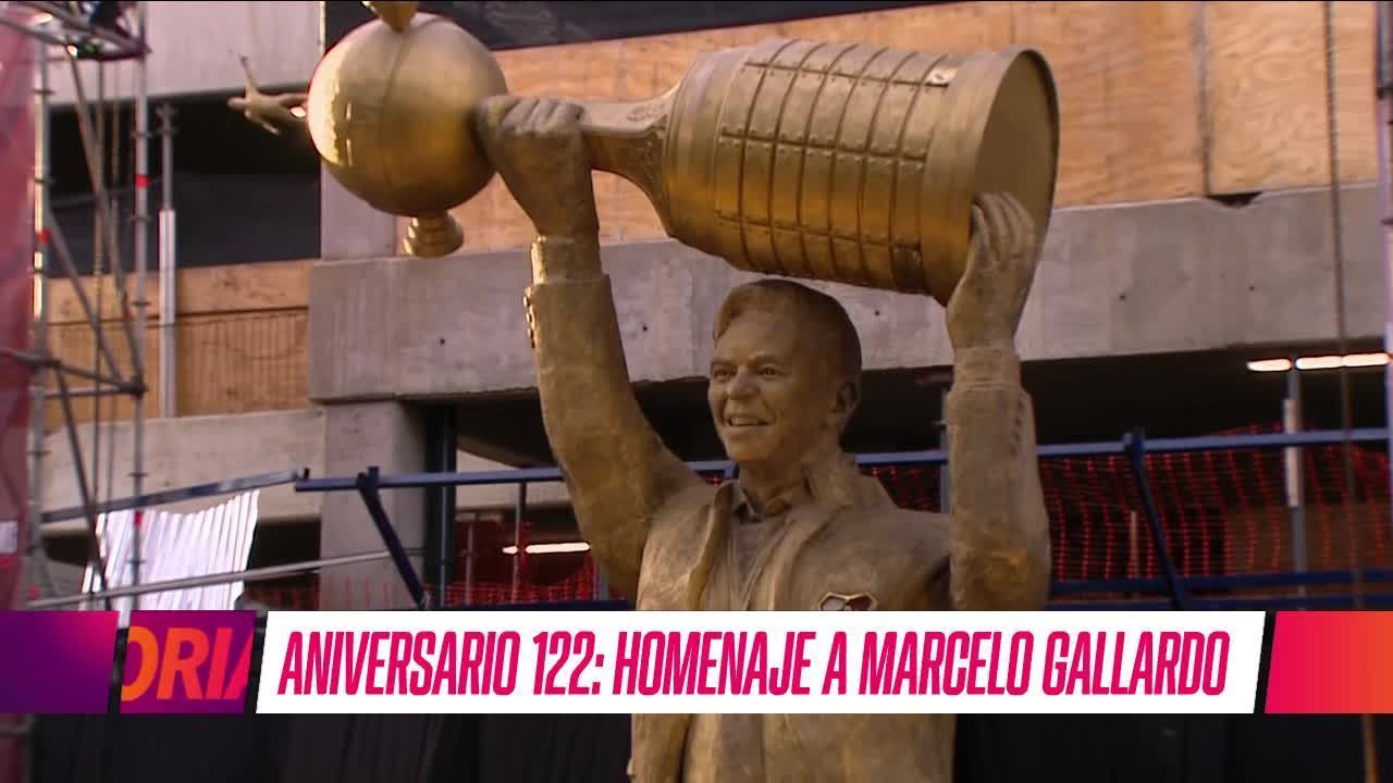 Un emocionado Marcelo Gallardo descubrió la estatua en su honor en ...