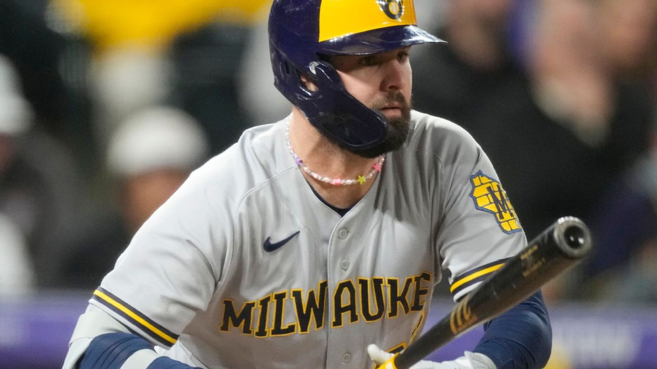 Brewers put Jesse Winker on injured list with cervical strain - ESPN