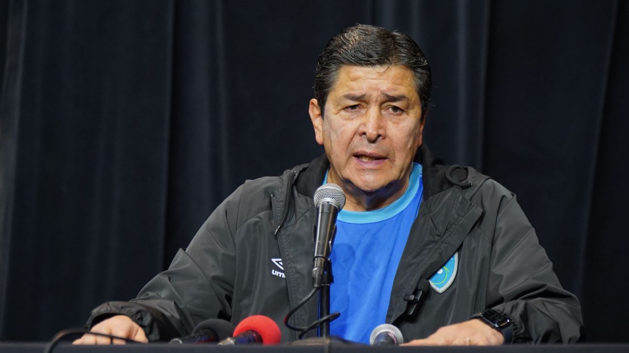 Luis Fernando Tena confirma titularidad de Aaron Herrera y Rubio Rubín ...