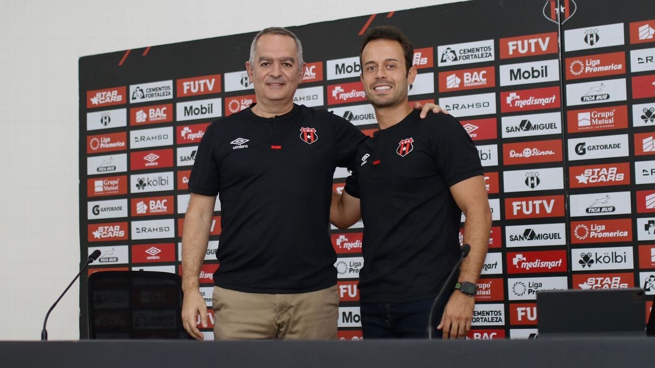 Javier Santamaría lo tiene en mente: ídolos rojinegros deben regresar a Alajuelense - ESPN