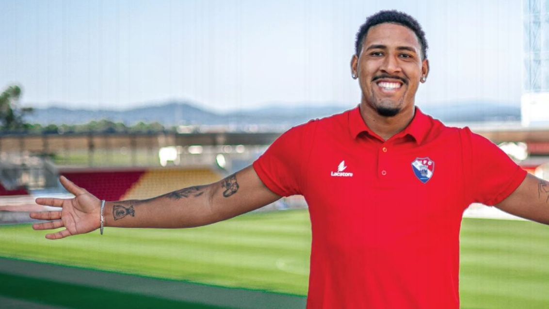 Jesús Castillo fue presentado oficialmente como nuevo jugador del Gil ...