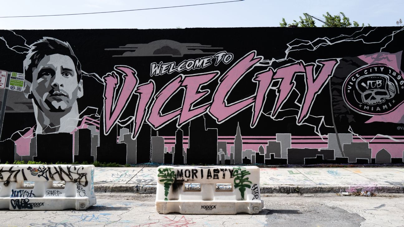 Inter Miami fans restore Messi mural vandalized by rivals - ESPN