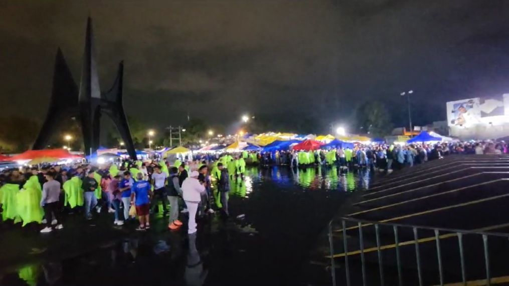 Cruz Azul vs. América afectado por lluvia en el estadio Azteca - ESPN