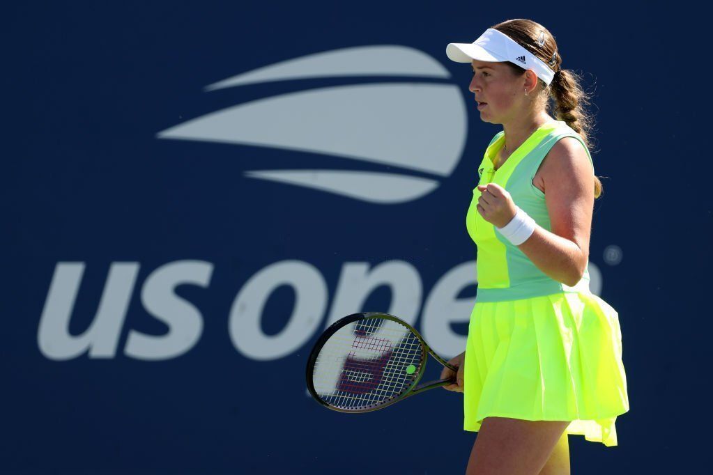 El hermoso gesto de Ostapenko con un fan en la previa de su duelo ante Swiatek en el US Open - ESPN