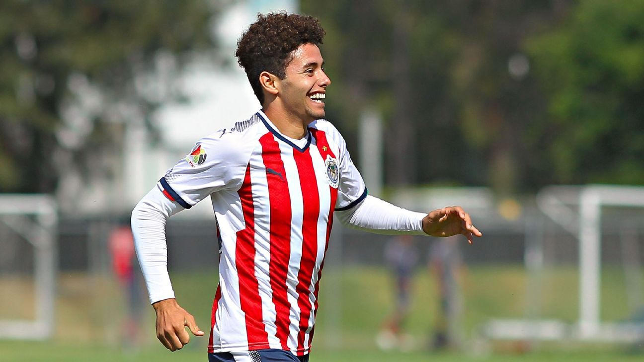 Formadores de César Huerta: Urgencia de Chivas no le permitió tener un ...
