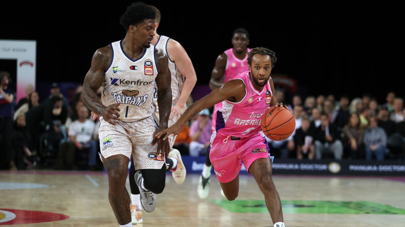 NBL Round 1 New Zealand Breakers Cairns Taipans Breakers celebrate Abercrombie NBL milestone in ...