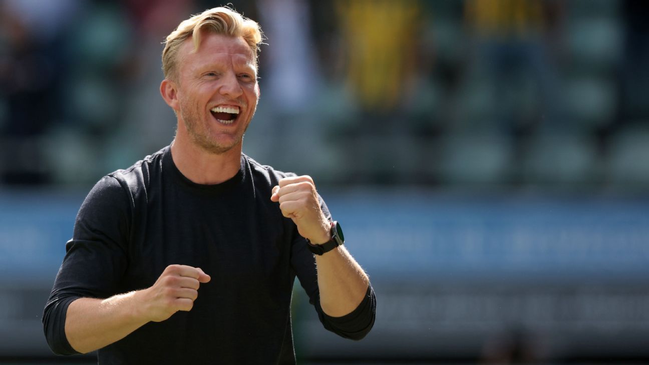 Officieel: Dirk Kuijt heeft nieuwe trainersklus te pakken in België - ESPN