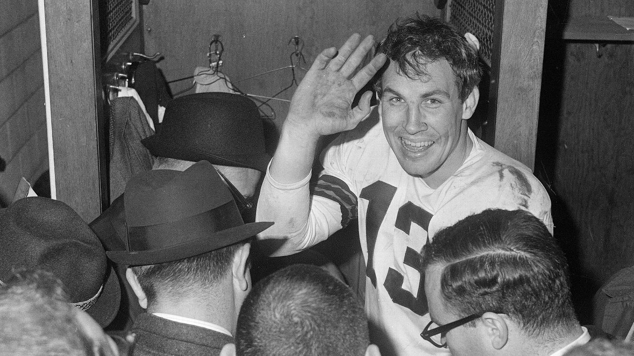 Murió Frank Ryan, último quarterback campeón para los Browns - ESPN