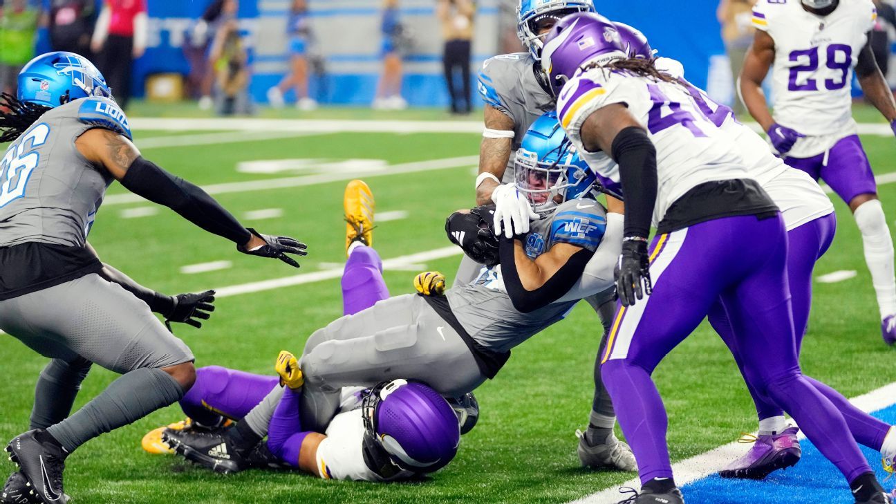Lions' Amon-Ra St. Brown catches 70-yard touchdown pass from Jared Goff ...