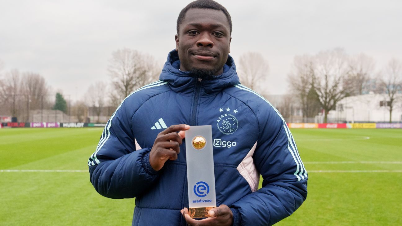 Brobbey solliciteert met tweede Speler van de Maand-uitverkiezing naar ...