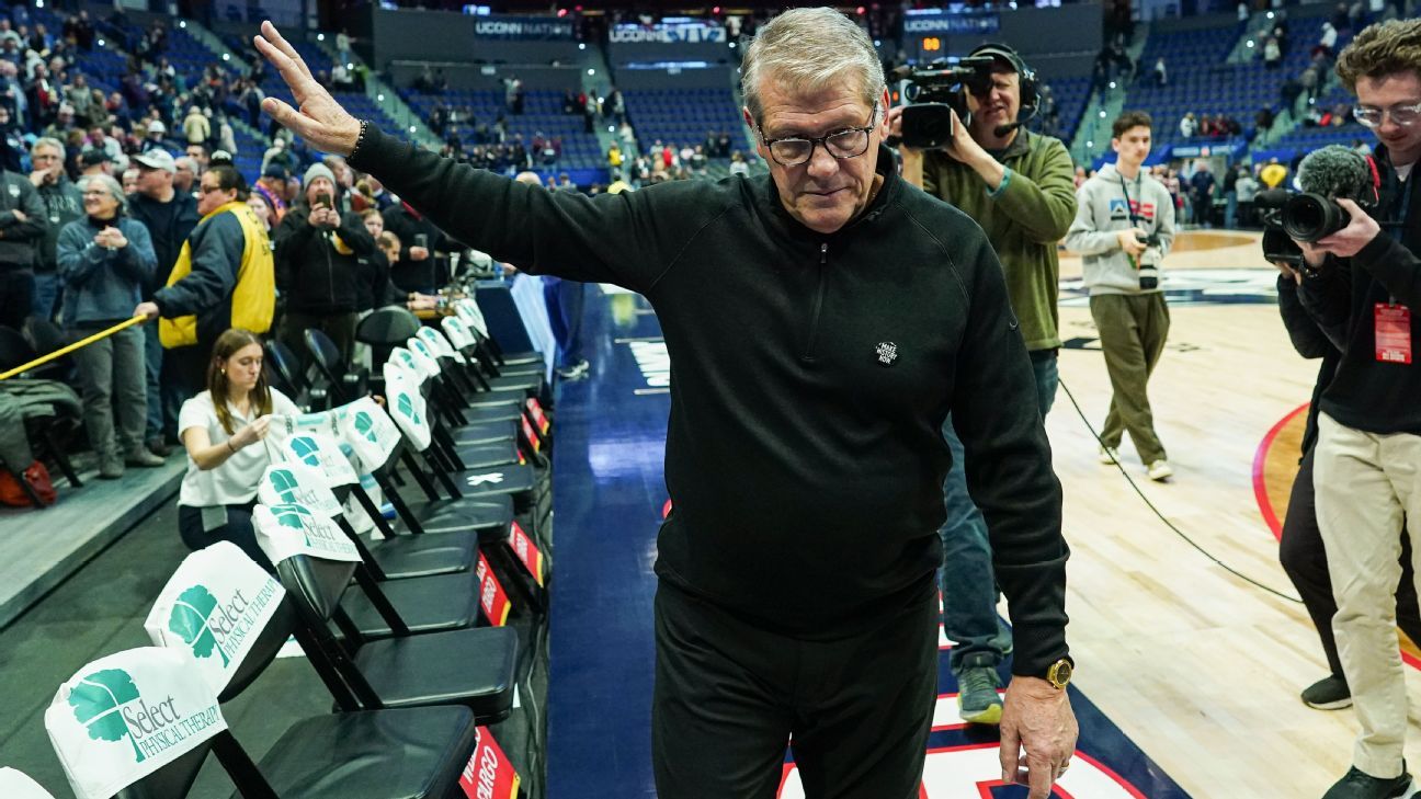 Geno Auriemma gets 1,200th win as UConn routs Seton Hall - ESPN