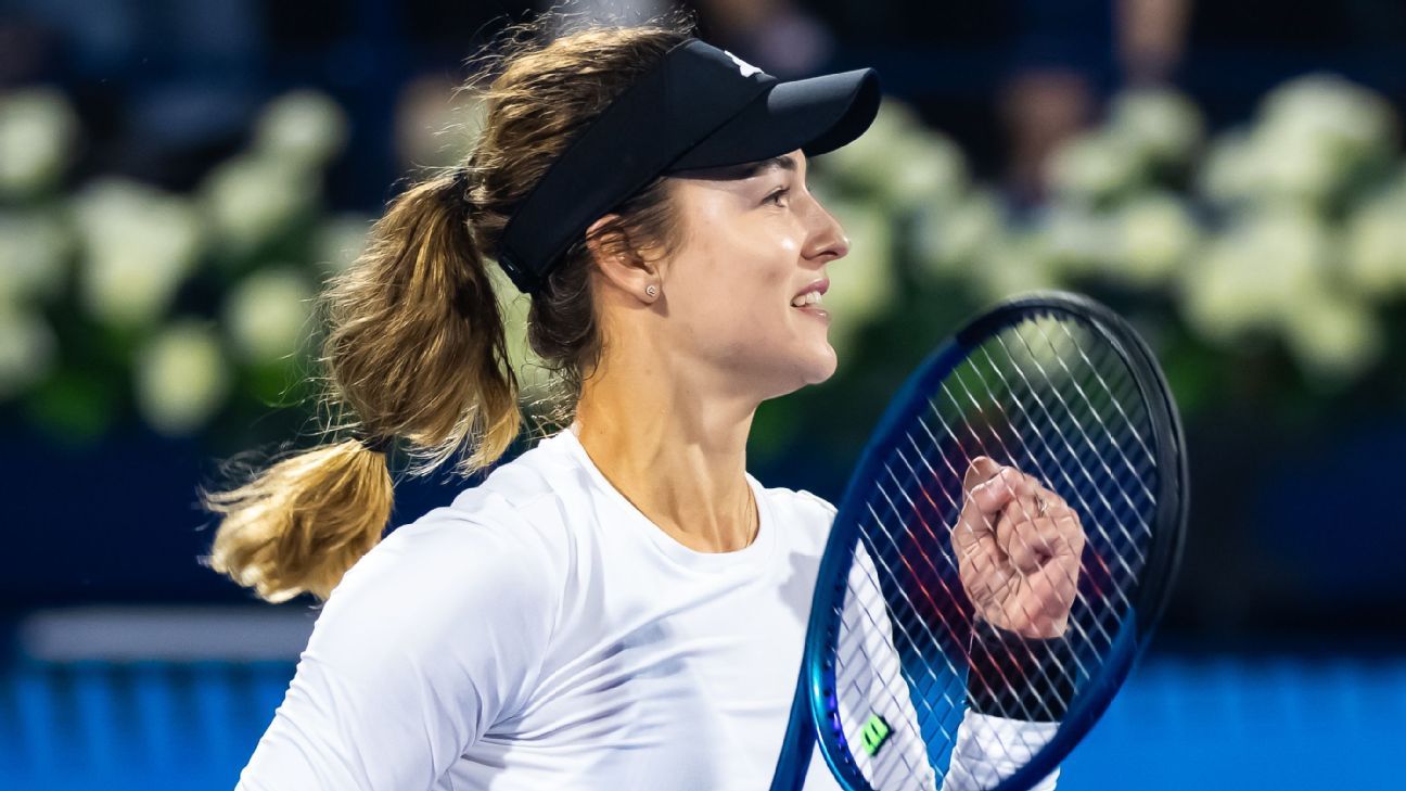 Kalinskaya upsets Swiatek, will meet Paolini in Dubai final - ESPN