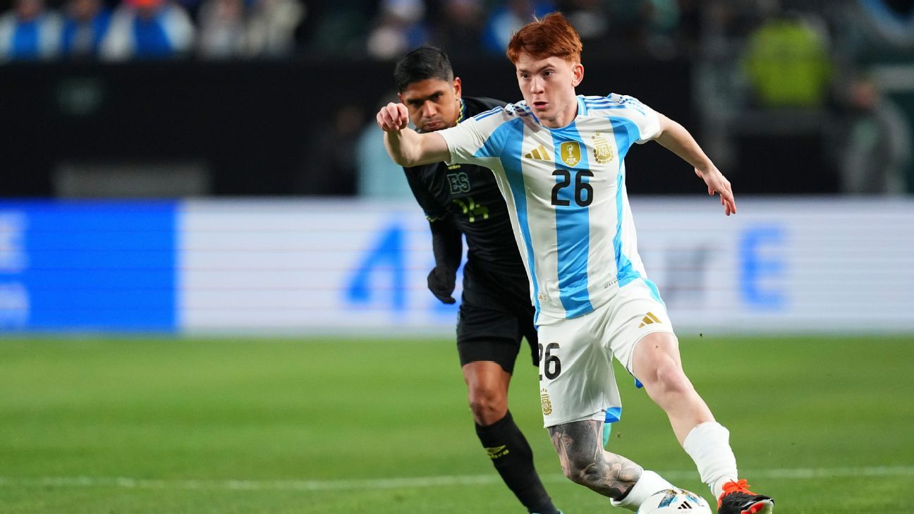 Valentín Barco hizo su debut en la Selección Argentina Mayor ante El ...