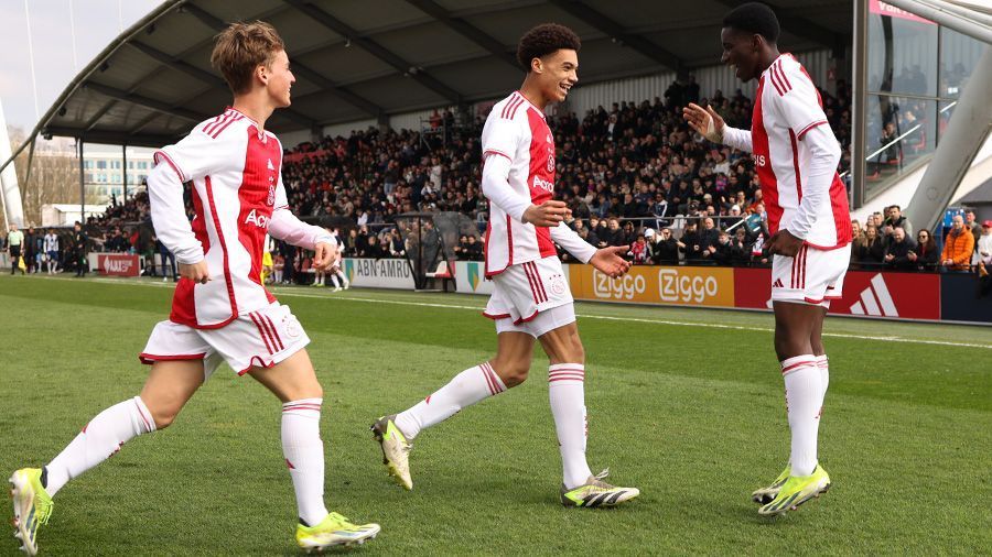 Ajax O17 als groepswinnaar naar halve finale Future Cup - ESPN
