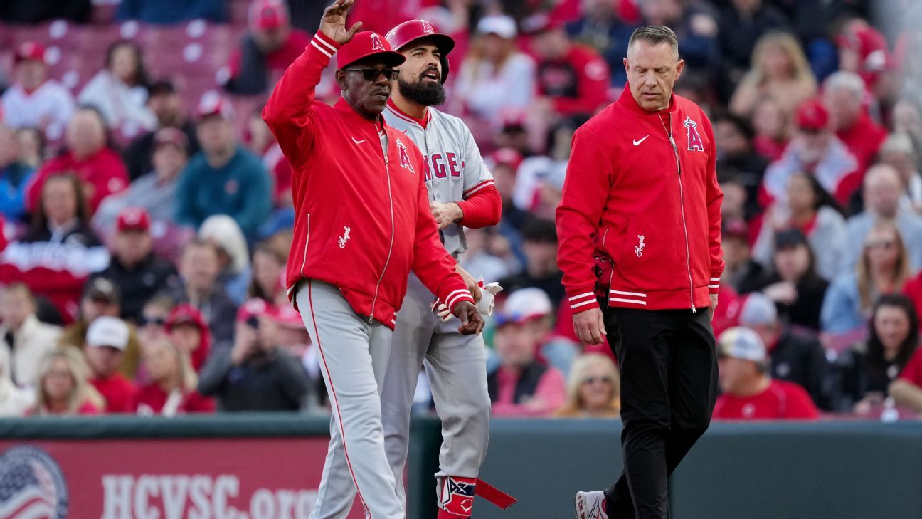 Angels' Anthony Rendon exits vs. Reds with hamstring injury - ESPN