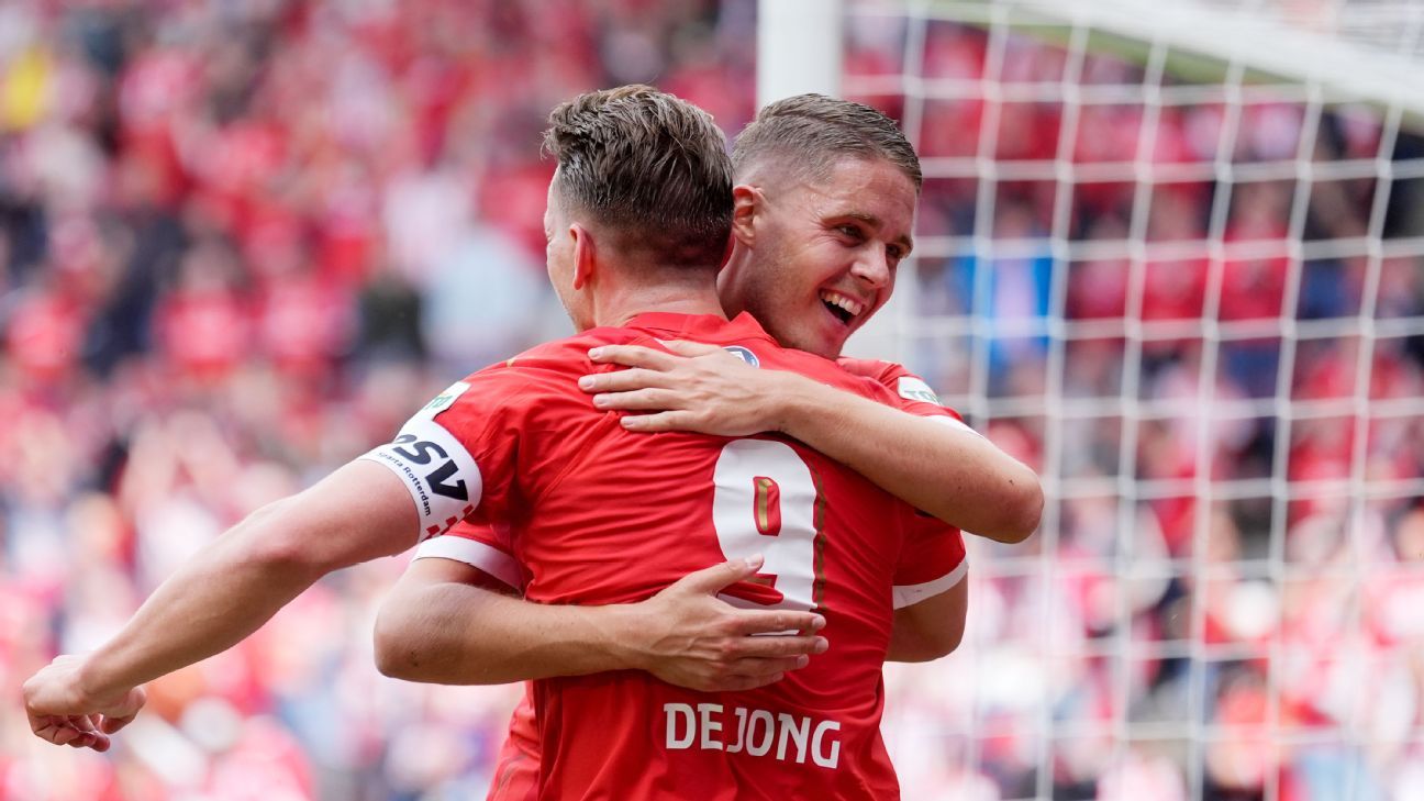 PSV-spelers euforisch na landstitel: "Beste seizoen ooit bij PSV" - ESPN