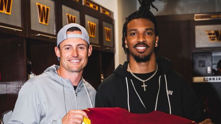 Commanders' Tress Way gifts No. 5 jersey to Jayden Daniels - ESPN