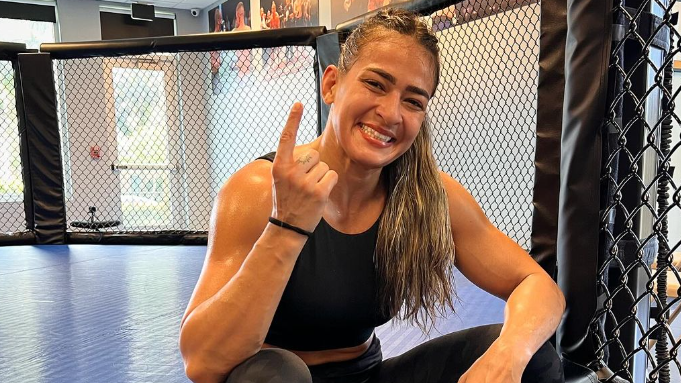 Quem é a brasileira lenda do jiu-jitsu que fará estreia no MMA em adeus ...