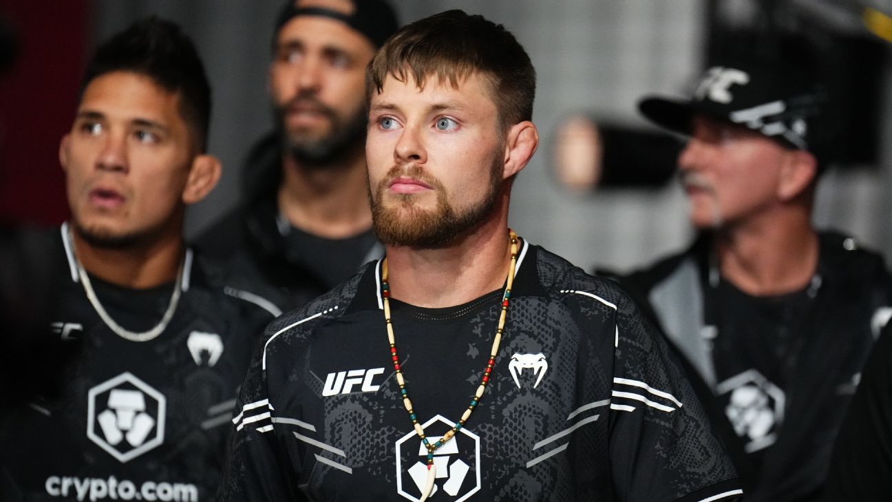 UFC fighter Bryce Mitchell turns Octagon into chicken coop - ESPN