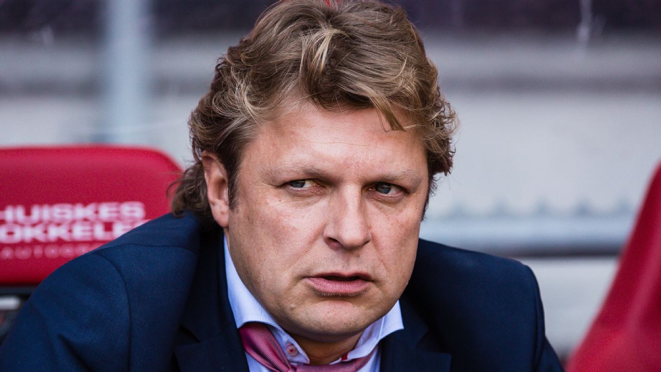 Youri Mulder tijdelijk directeur voetbalzaken Schalke 04 - ESPN