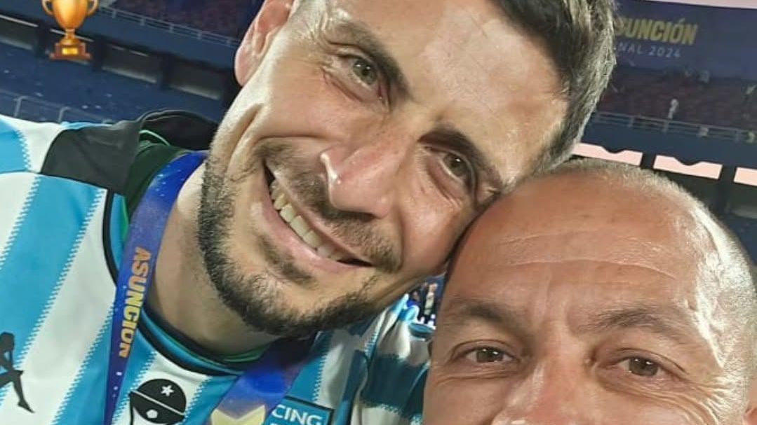 Marcelo Díaz, un académico más junto a Gabriel Arias en el título de ...